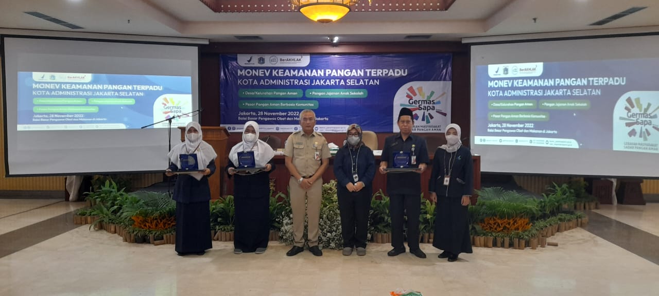 Prestasi “SEKOLAH dengan pjas aman” | SMAN 32 JAKARTA – The Green School