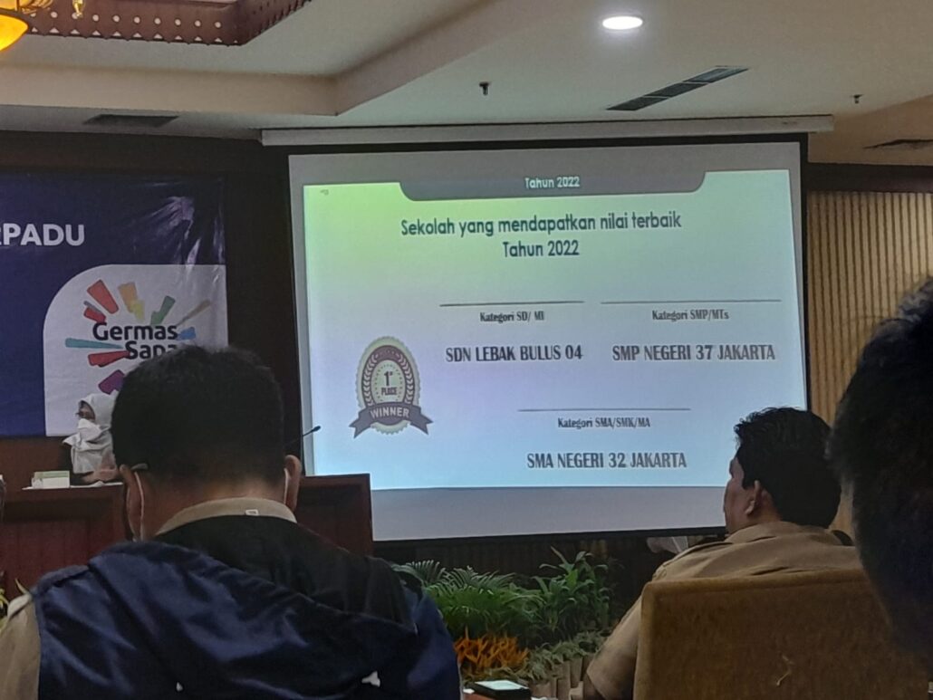 Prestasi “SEKOLAH dengan pjas aman” | SMAN 32 JAKARTA – The Green School